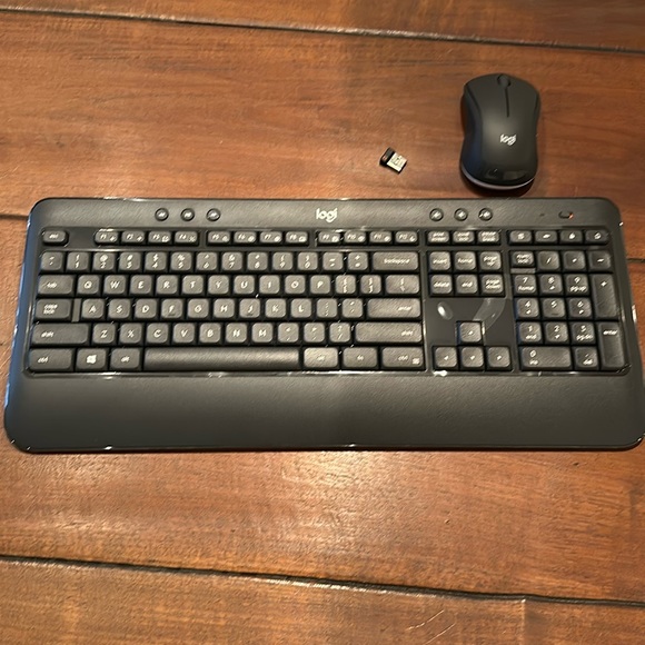Logitech | Computers, Laptops & Parts | New Logitech Mk45 Wireless Keyboard And Mouse | Poshmark